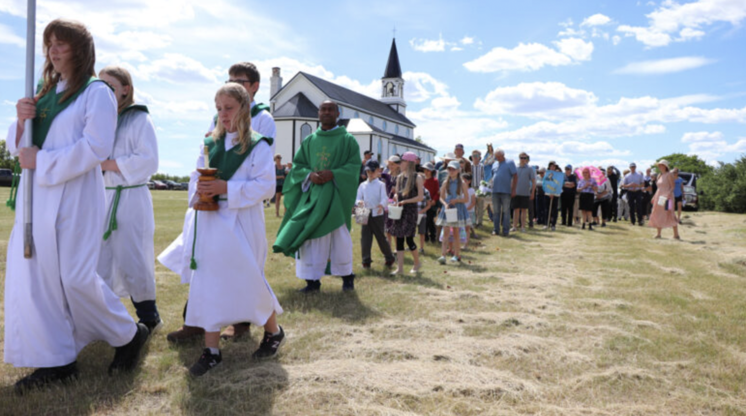 Annual Marian pilgrimage 'a glorious day' - Canadian Catholic News